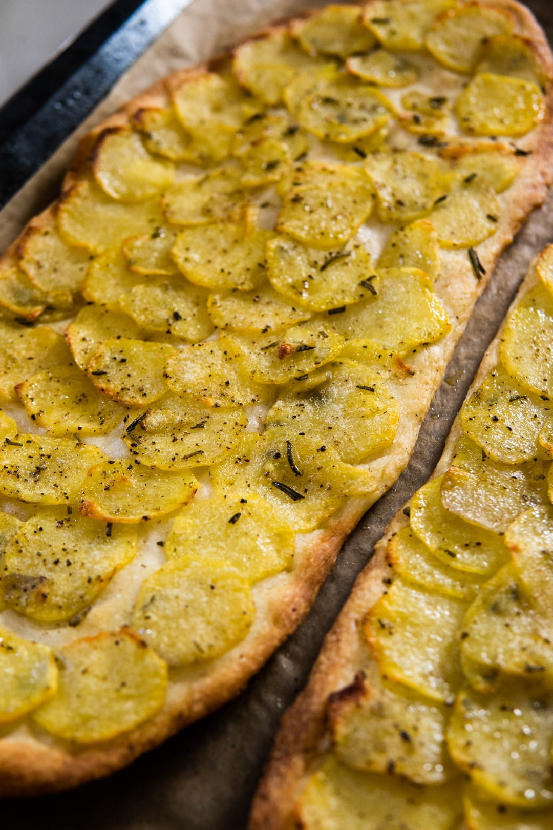 Rzymska pizza z ziemniakami i rozmarynem - Rozkoszny